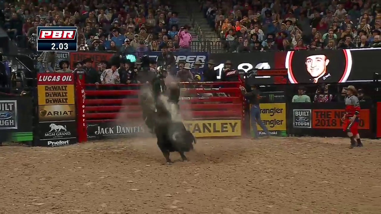 Sage Kimzey bucks off Seven Dust (PBR) - YouTube