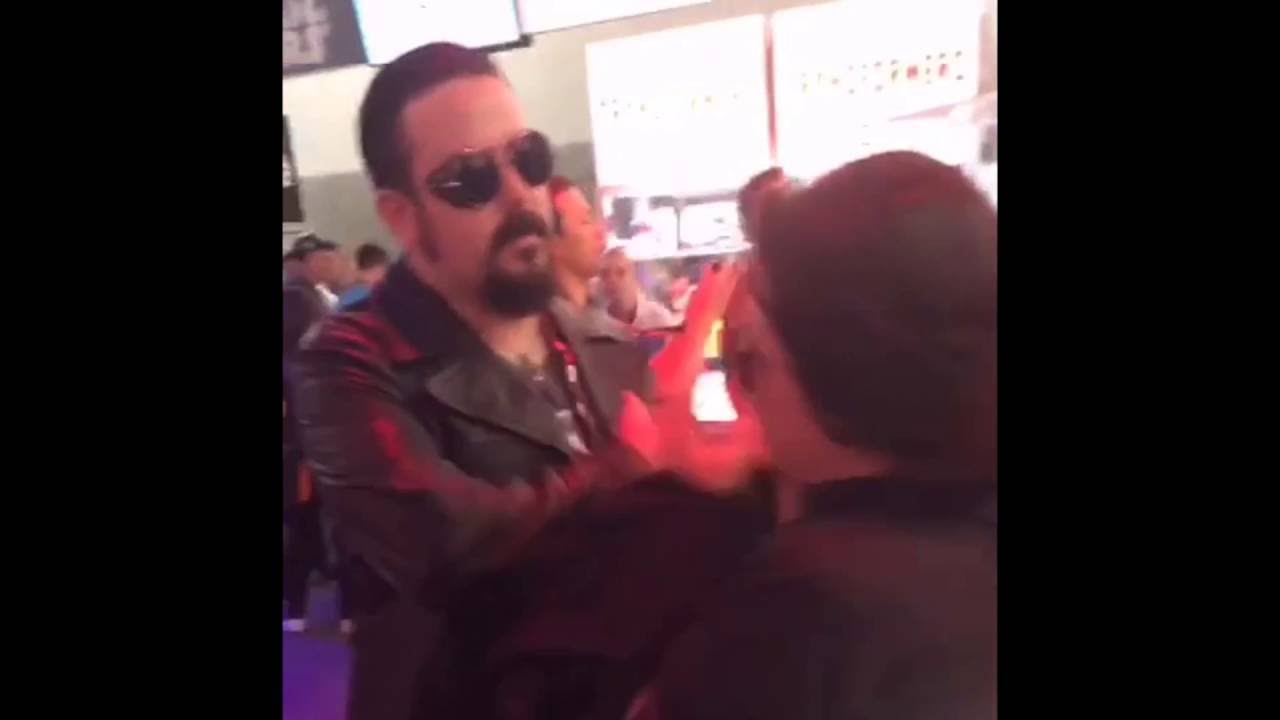Transformers: Combiner Wars - Megatron Slaps Starscream! Comic-con w ...