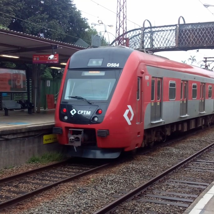 Série 9500 da CPTM (D504) partindo na estação várzea Paulista # ...
