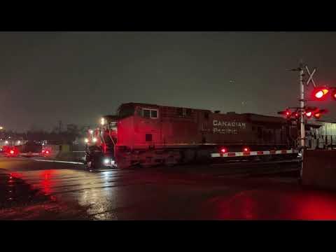 Trains BC 2023: CP Autorack Train East @ Surrey Canada 03MAR23 ES44AC 8769 Leading - YouTube
