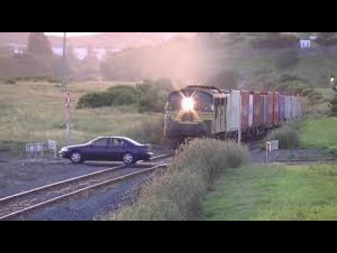 EXTREME TRAIN CRASHES - YouTube