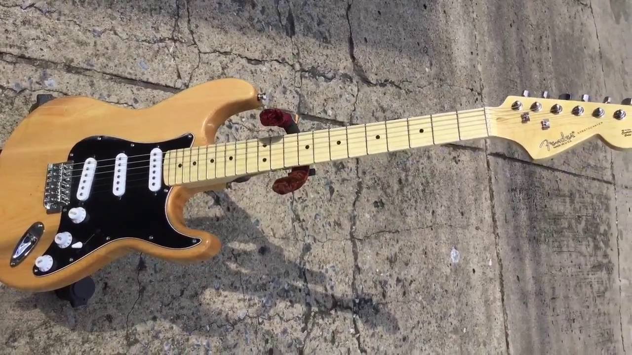 Fender Strat 'Natural' - YouTube