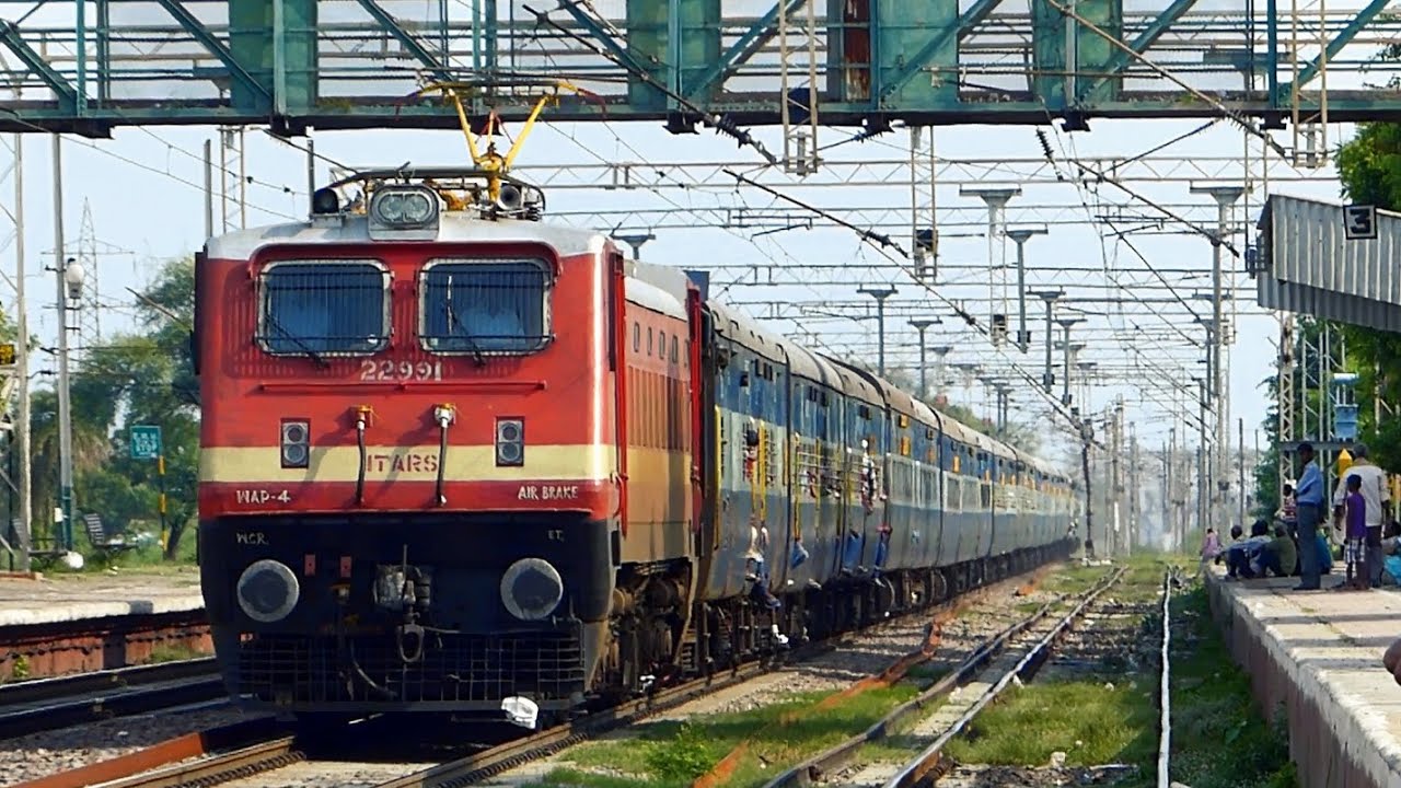 12807 Samta Express skips Asaoti at MPS with madly honking ET WAP-4 at ...