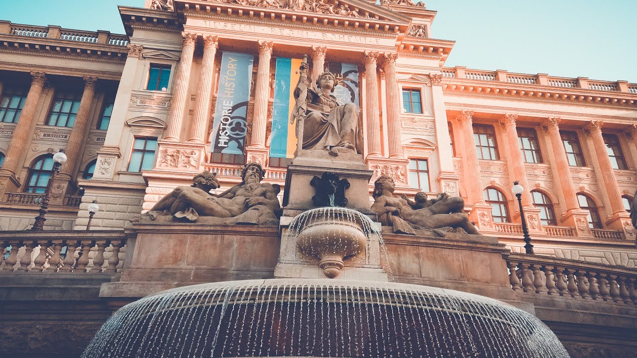 Praha Vaclavak HDR 4K - YouTube