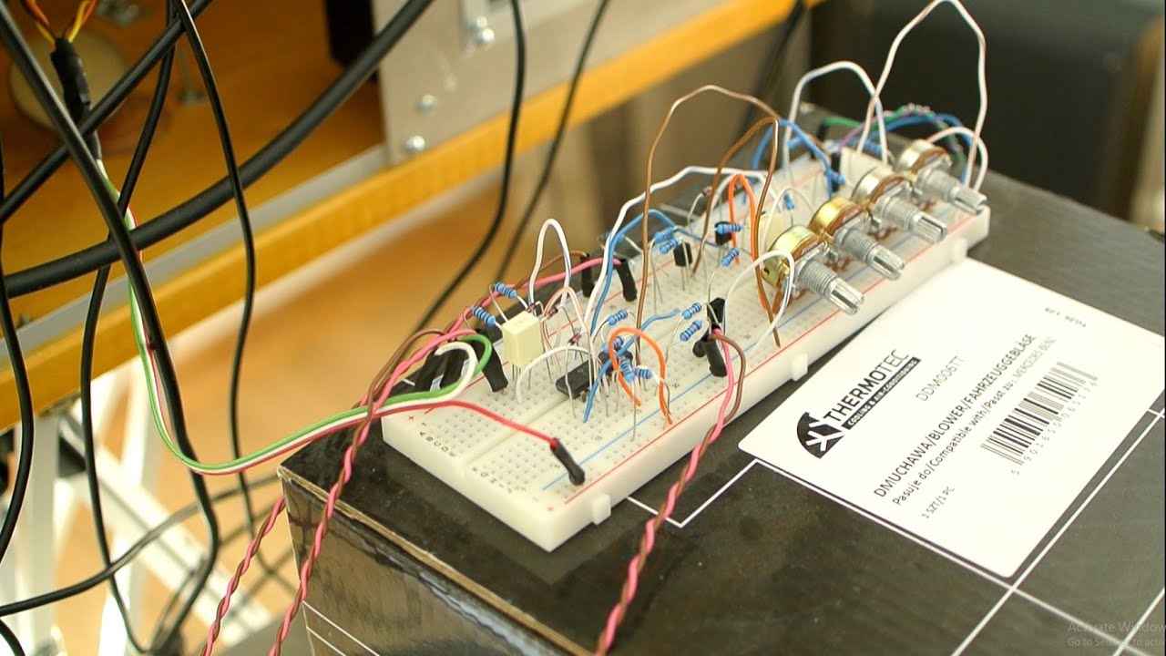ADSR Envelope with voltage controlled Sustain and Release - YouTube
