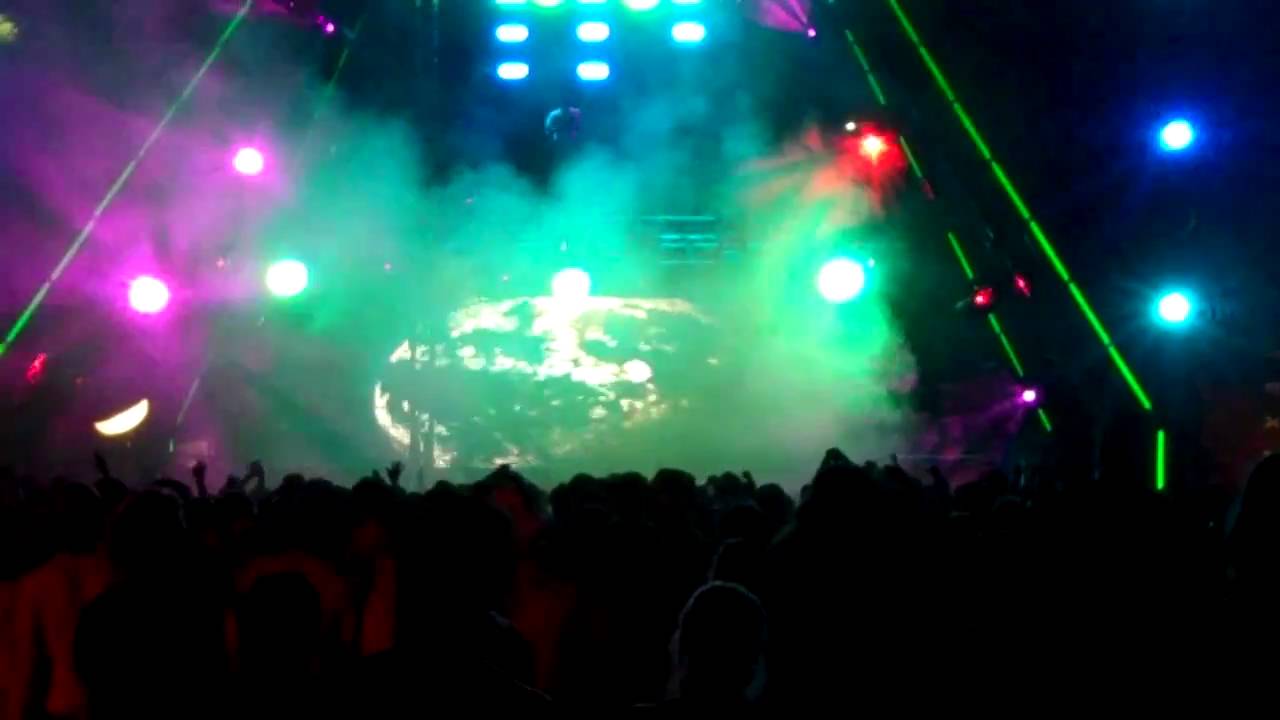 Dancing Pyramid - Nocturnal Festival Texas 2010 - YouTube
