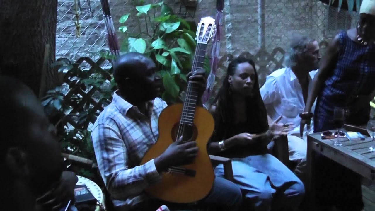 KERWIN MAYIZO AU CANADA: IMPRO. DES PRO. - YouTube