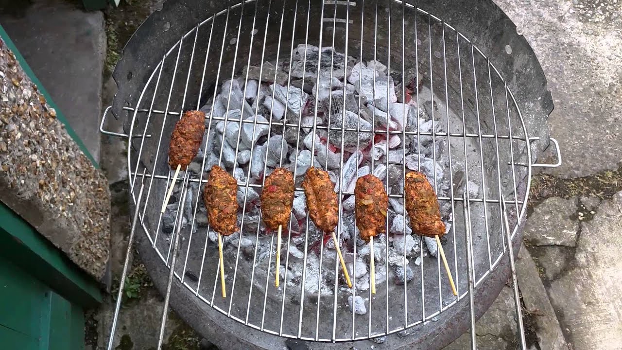 BBQ Tesco lumpwood - YouTube