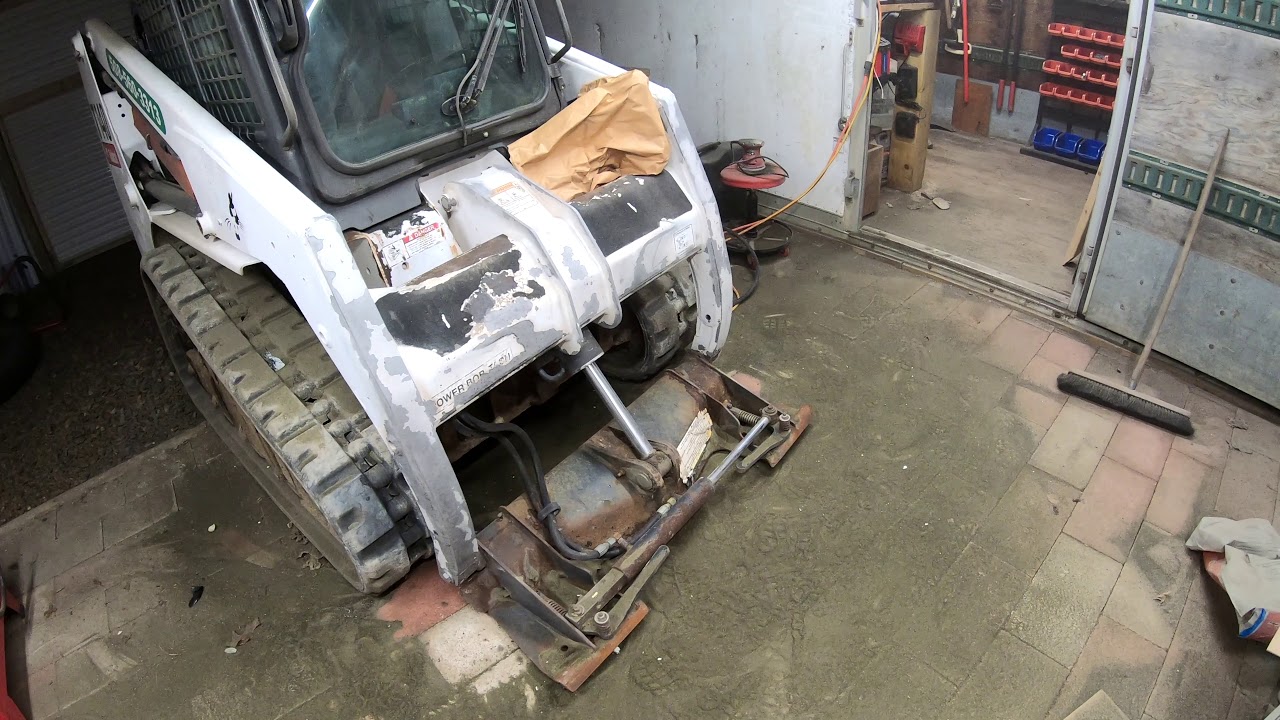 Sandblasting Bobcat Rust For Primer and Paint - YouTube