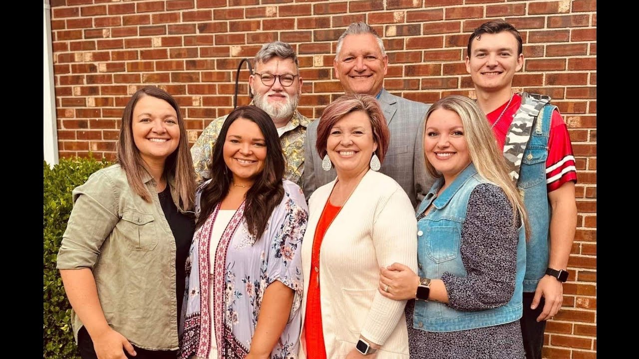 Reed Family singing Look what the Lord has done - YouTube