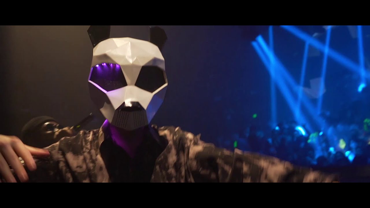 Pink Panda in Play House (Chengdu) - YouTube
