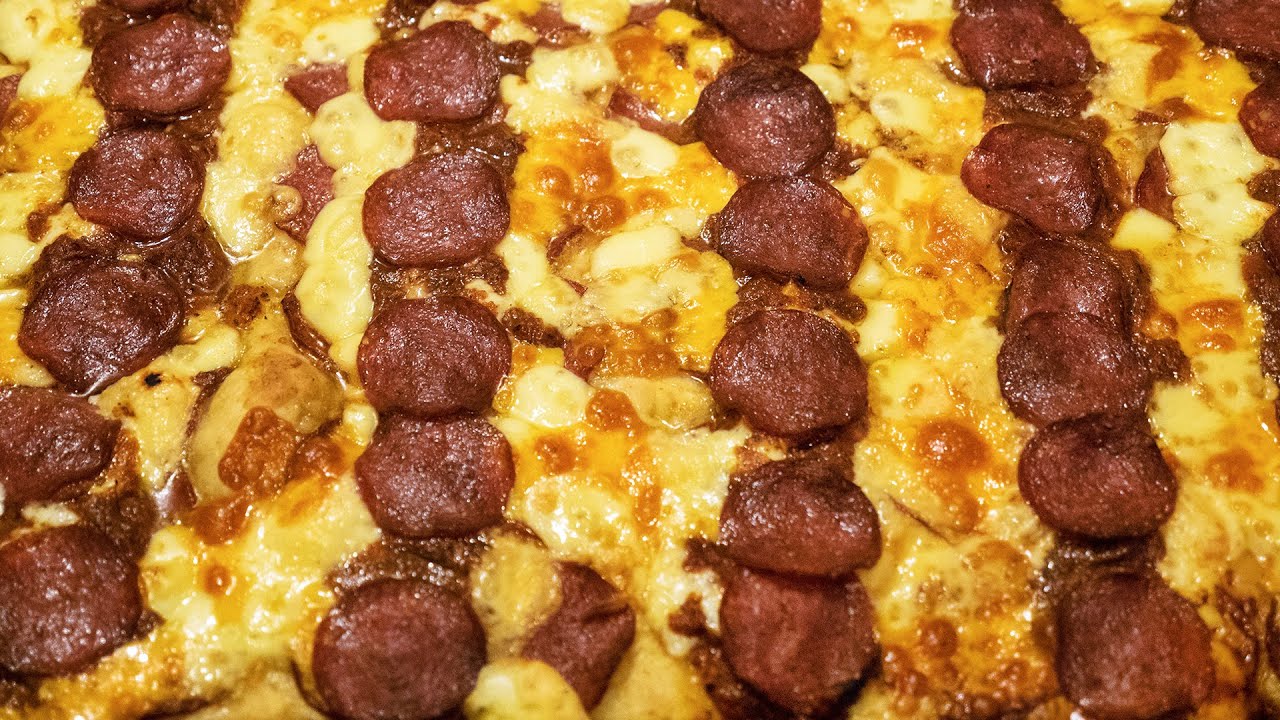 The Best Squared Detroit Pizza - English Subtitles - YouTube