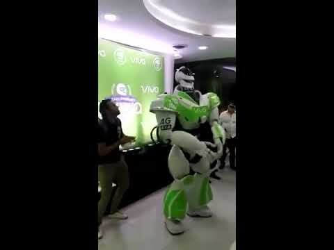 Twerk yapan esnetik robot