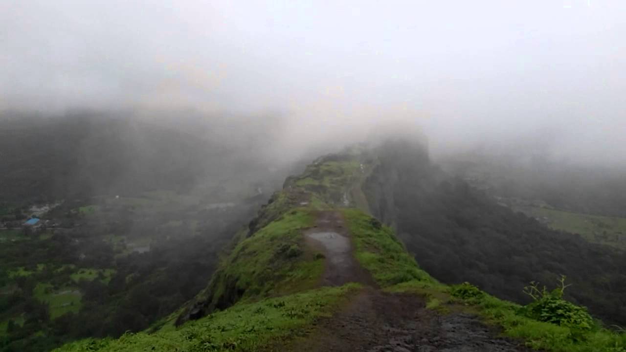 Lohagad fort - Vinchu kata - YouTube