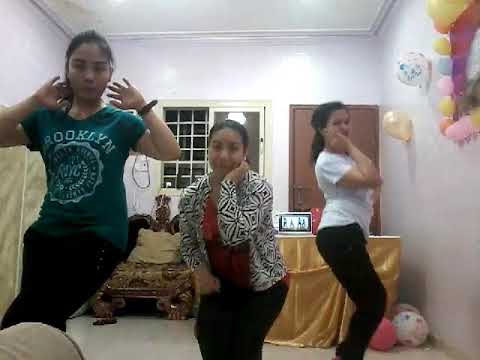 Zumba ladies... keep on dancing!!! - YouTube