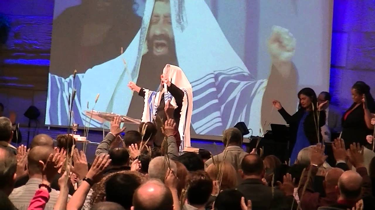 Aaronic Blessing by Rabbi Jonathan Cahn Ressurection Sunday 2016 - YouTube