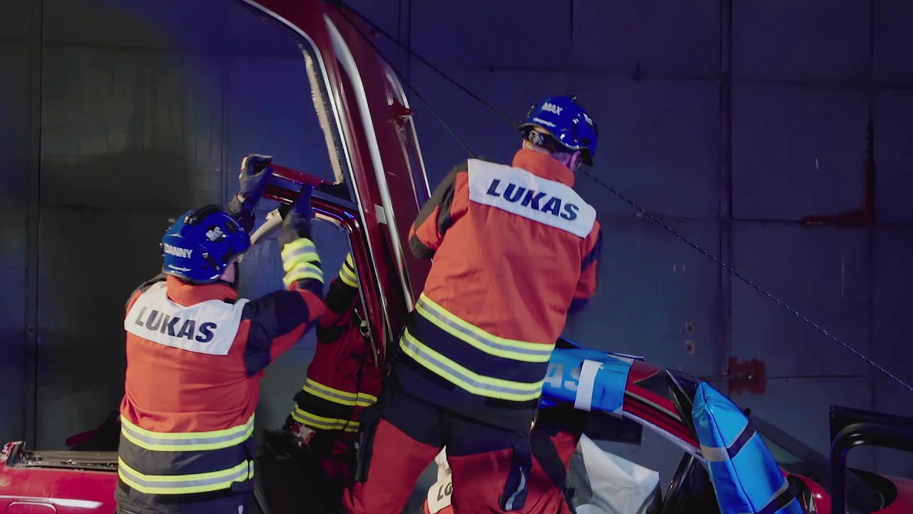 VEHICLE EXTRICATION - THE NEXT GENERATION "FIRST IMPRESSIONS" - YouTube