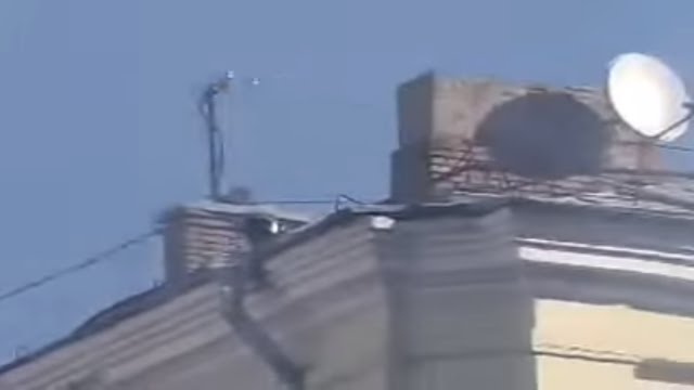 Euromaidan - Riot police shoots at protesters from roof in Kiev Ukraine ...