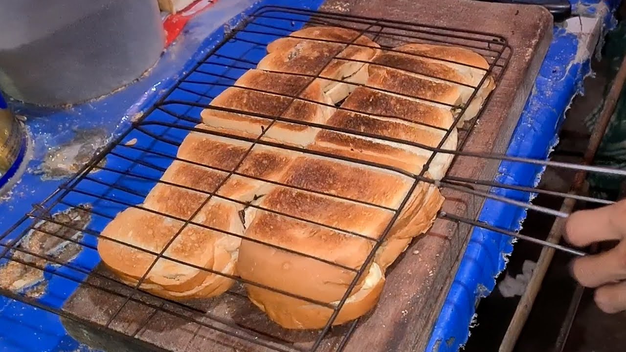 ROTI BAKAR - INDONESIAN STREET FOOD - YouTube