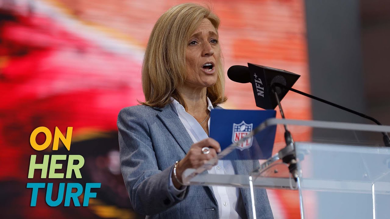 NFL's Dawn Aponte to aspiring women in sports: 'Follow your passion ...