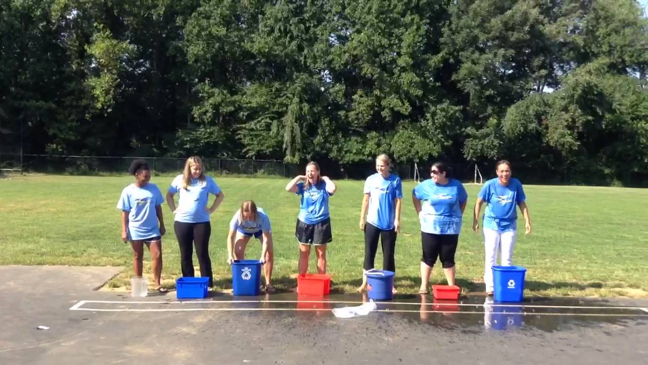Rock View Elementary Grade 1 Ice Bucket Challenge - YouTube