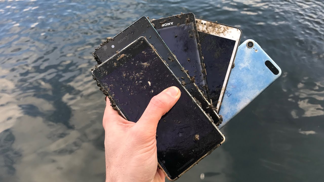 I found 17 Phones while Magnetfishing ! January 2019 wrap up! - YouTube