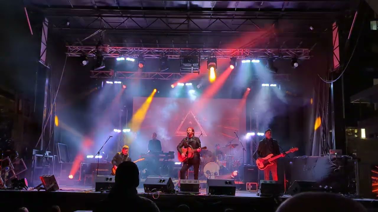 Jonas Tomalty and band. Carnaval des couleurs, Montreal. - YouTube