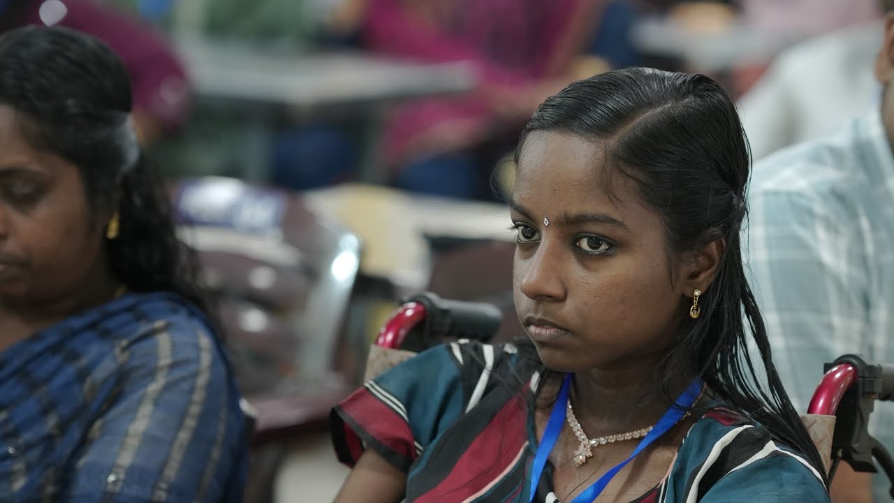 Eating biriyani with chechi very tasty 😋 - YouTube