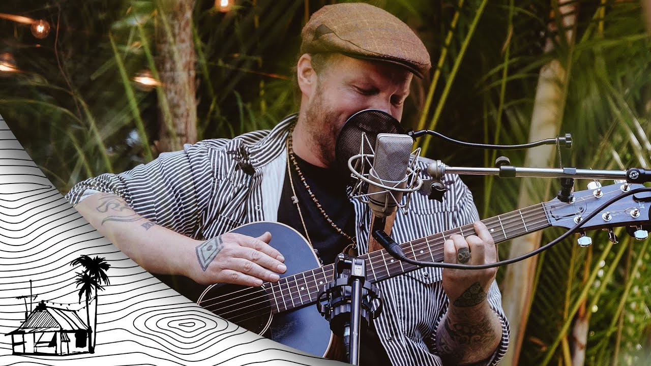 Cas Haley - Walking On The Moon - The Police Cover (Live Music ...