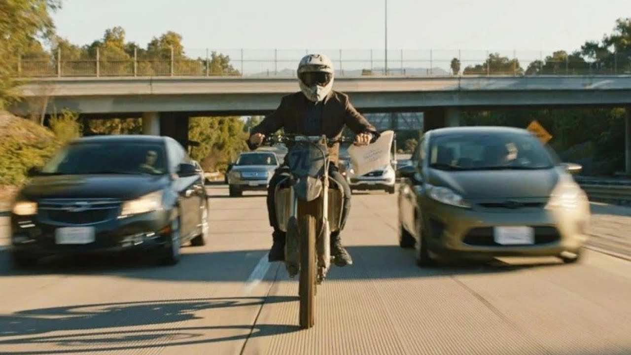 Motorcycle Chase scene in highway / Barry 3x6 710N ☆☆☆ - YouTube