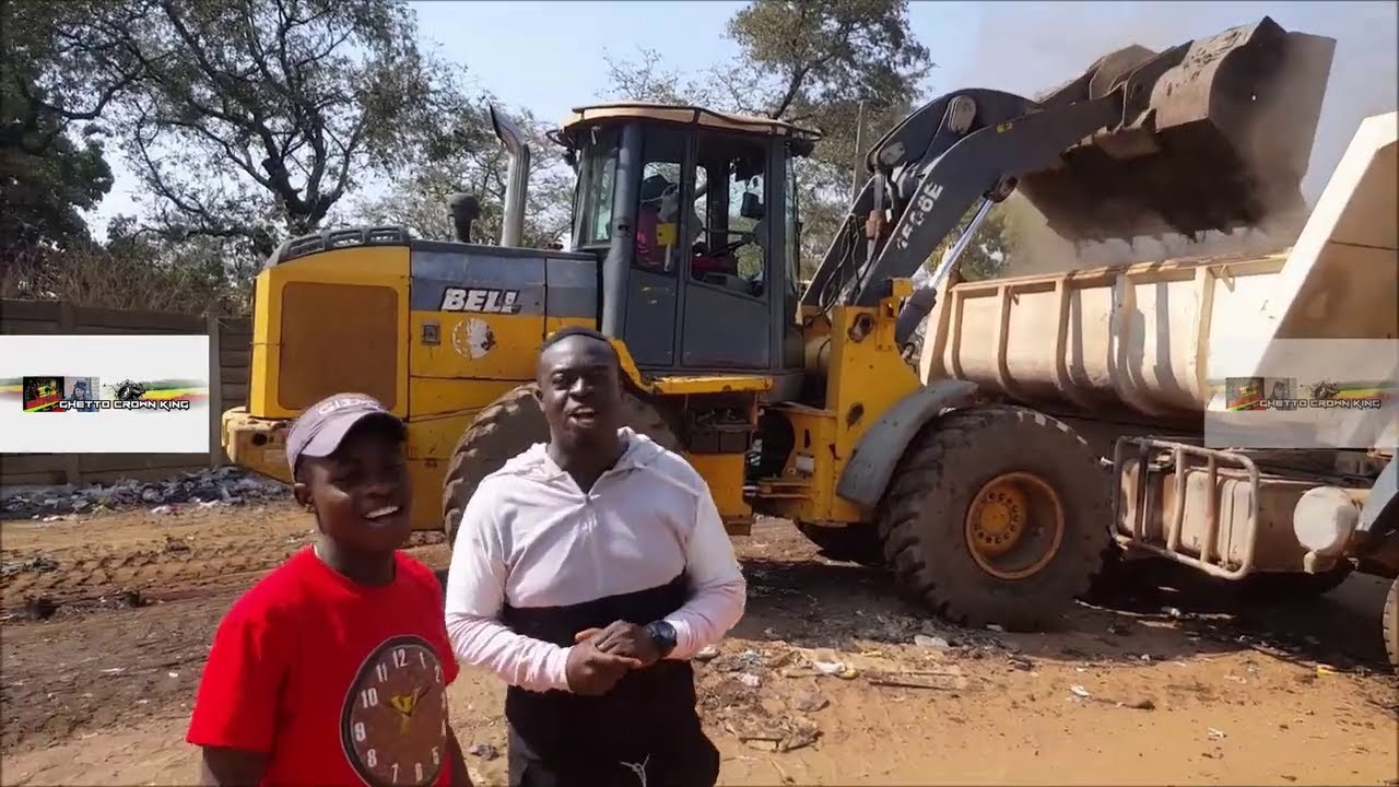 Harare City Council Department Of Works, Clearing Garbage @ 2nd Avenue ...
