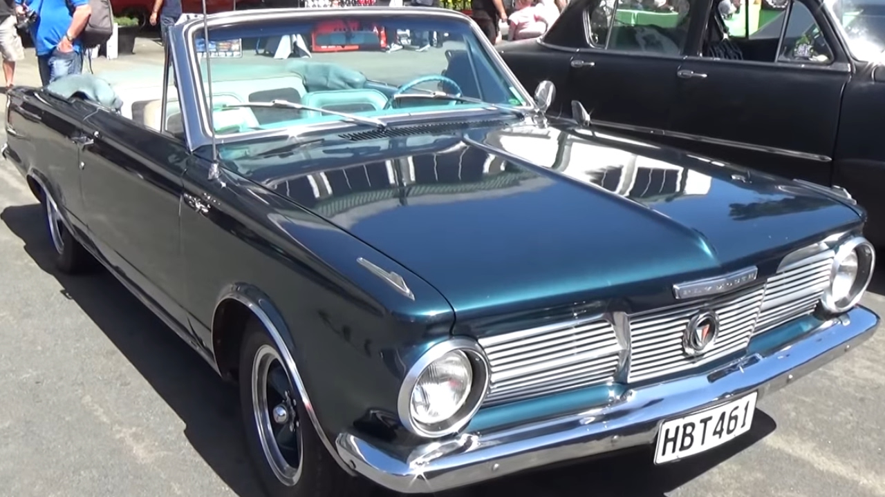 1965 PLYMOUTH VALIANT SIGNET - YouTube