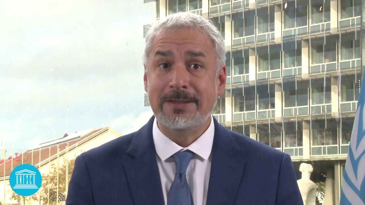 Message de M Ernesto Ottone R., Sous-Directeur général pour la culture ...