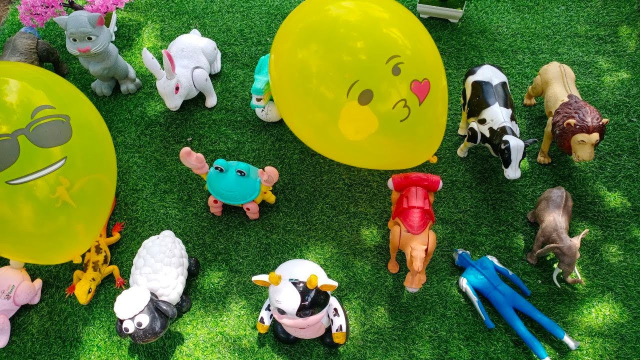 Yeyyy!!! Menemukan Mainan Hewan, Mobil Mobilan, Balon Meletus - YouTube