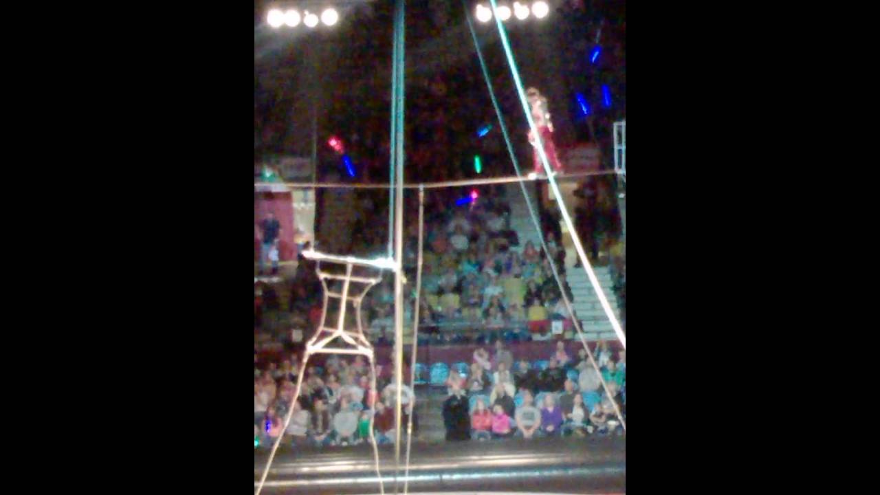 shrine circus MAN JUMP ROPE ON ROPE 2015 - YouTube
