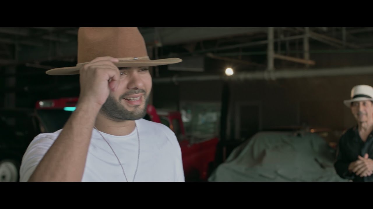 Gabriel Pagan feat. Jossie Esteban - Un Hombre Busca Una Mujer - YouTube