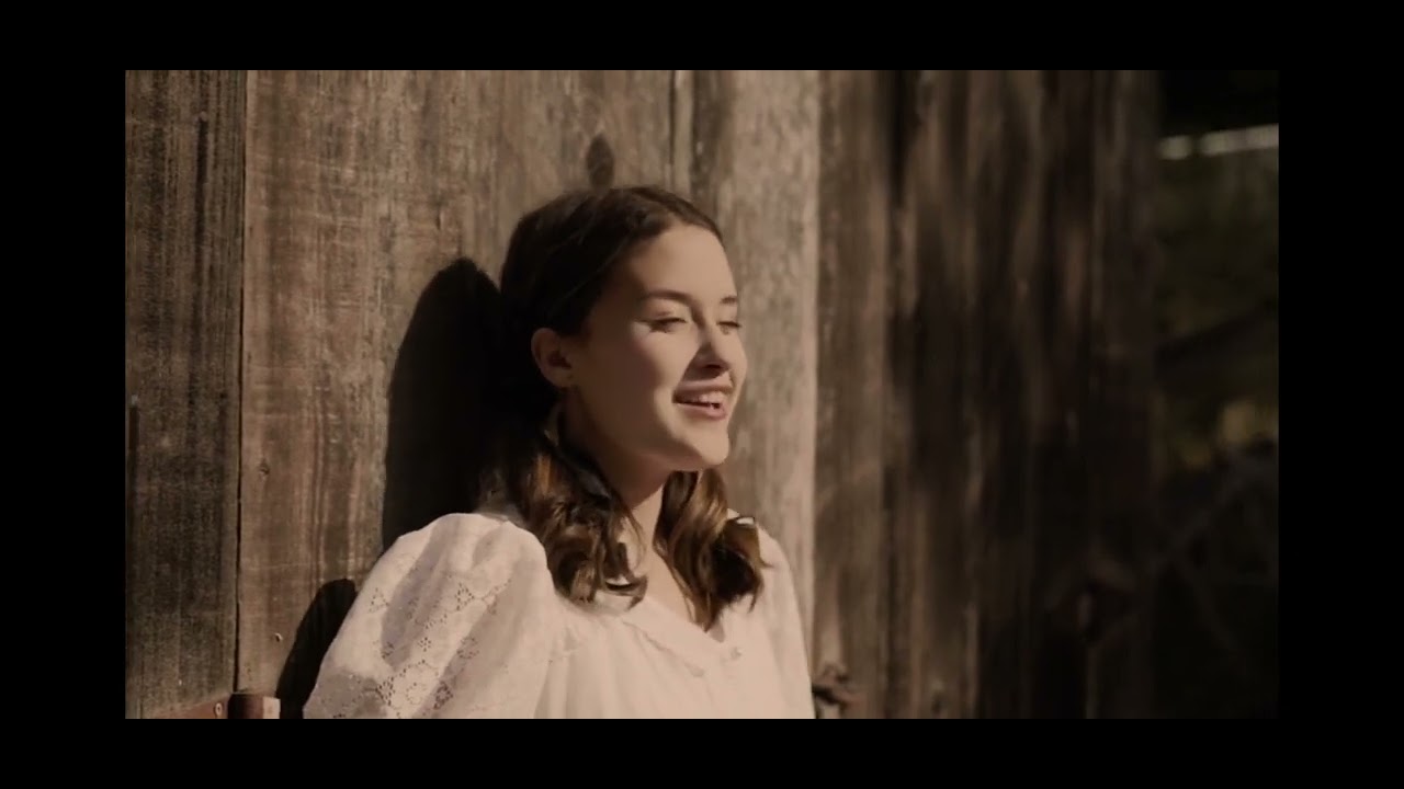 Hannah Snow singing - YouTube