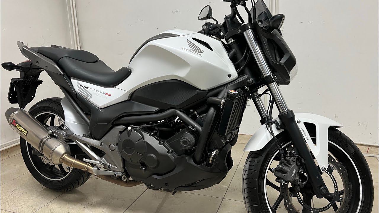 Honda NC 750 S 2014 AKRAPOVIC SOUND - YouTube