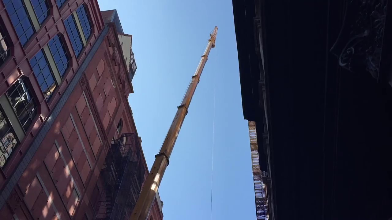 Liebherr LTM 1095-5 Crane on Mercer Street, SoHo, NYC - YouTube