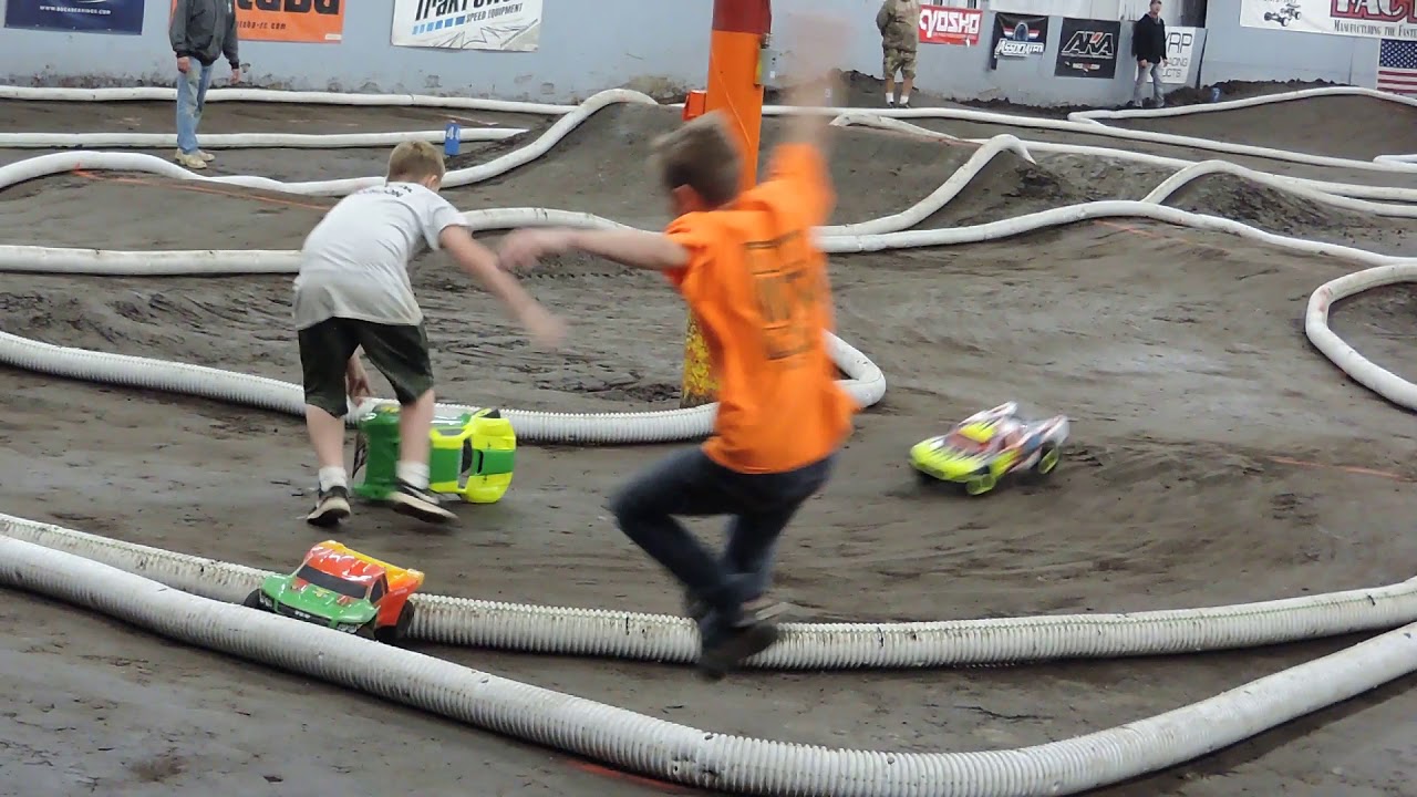 4x4 SCT B-Main Ohio RC Factory 10-21-2017 - YouTube