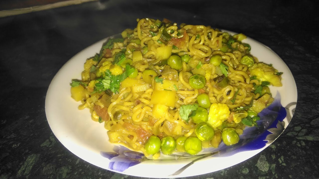 Patanjali Maggi masala / aata noodles with mix veg / Maggi recipe ...
