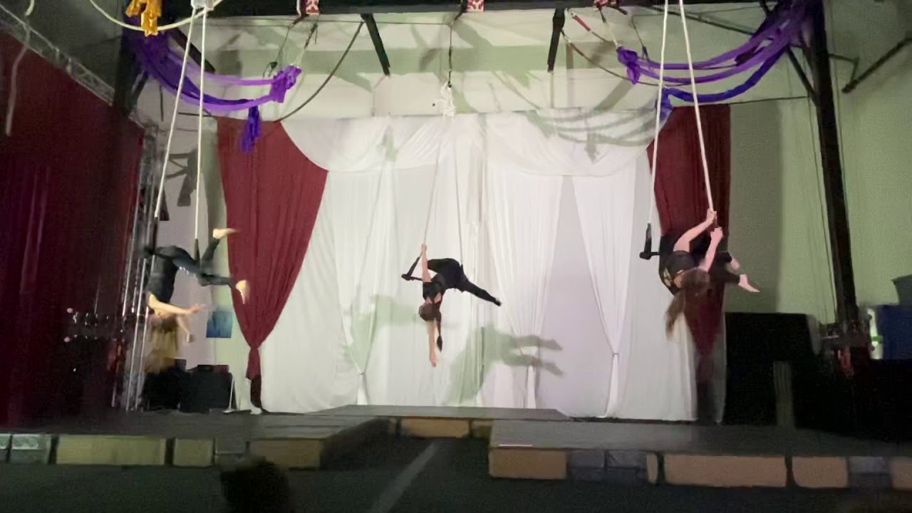December 2019: Aerial Trapeze Trio performance - YouTube