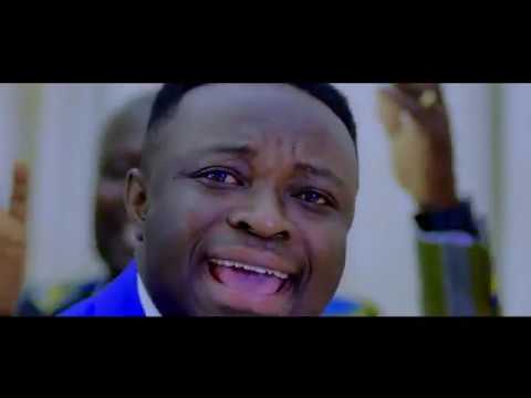 Kwasi Kwakye - Me Tease ft. Kwaku Gyasi (Official Video) - YouTube