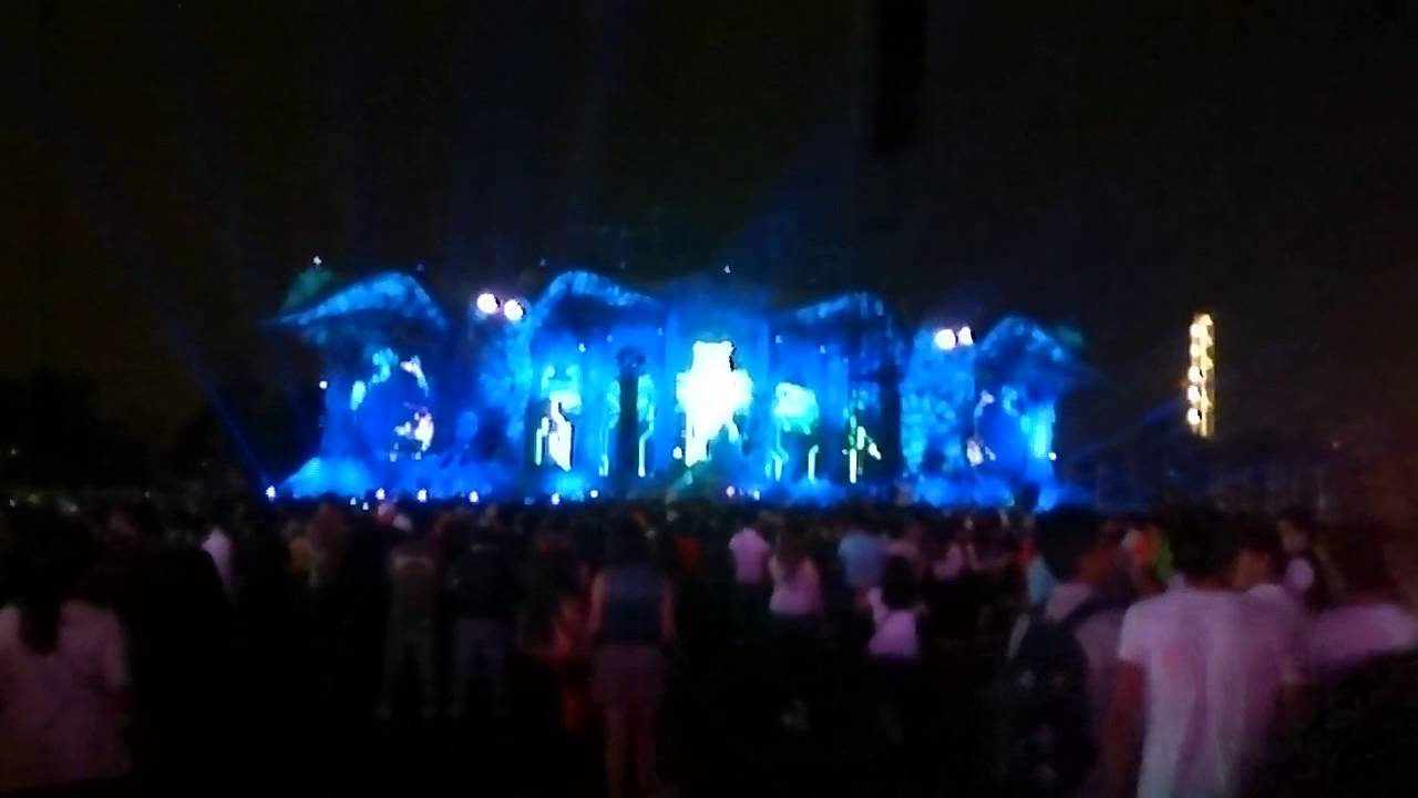 Llegando a Kinetic Cathedral por la noche - YouTube