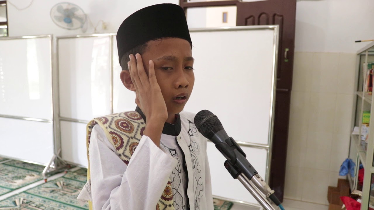 LOMBA ADZAN Ahmad Ulil Abshor MI Roudlotul Muta'abbidin Putera - YouTube