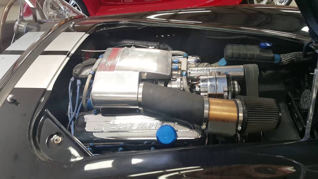 Shelby Cobra with supercharged big block - YouTube