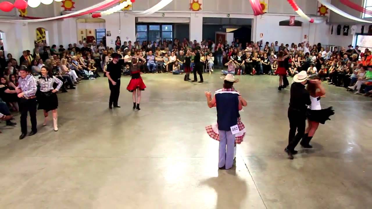 Couples Two Step - Dance 1 - YouTube