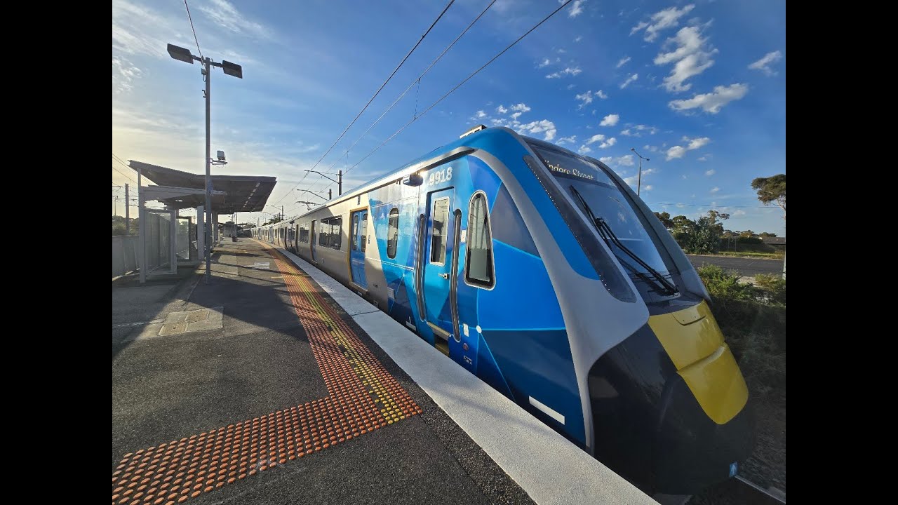 A Journey on Metro Trains, HCMT Set 18 (Cranbourne via City Loop ...