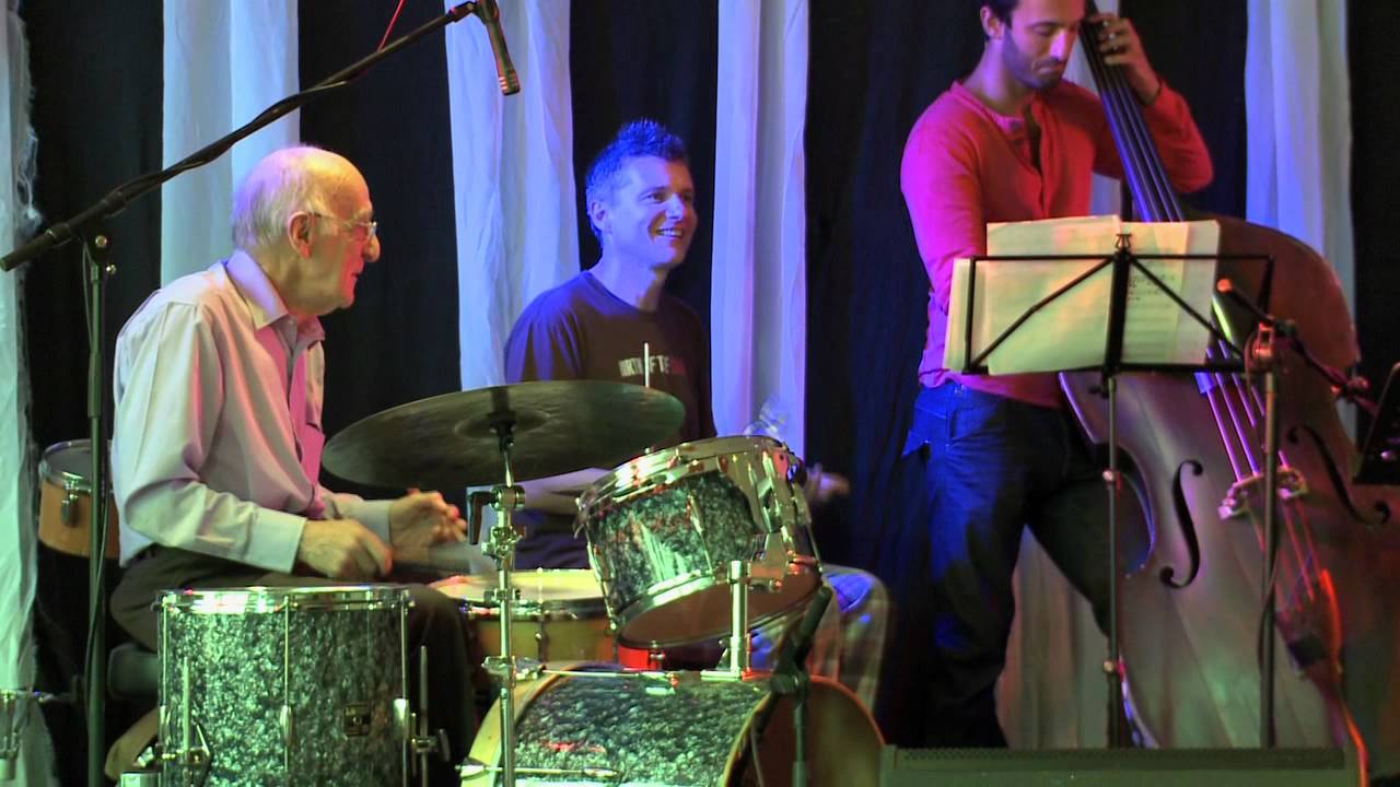 Tommy Murphy drum solo - YouTube