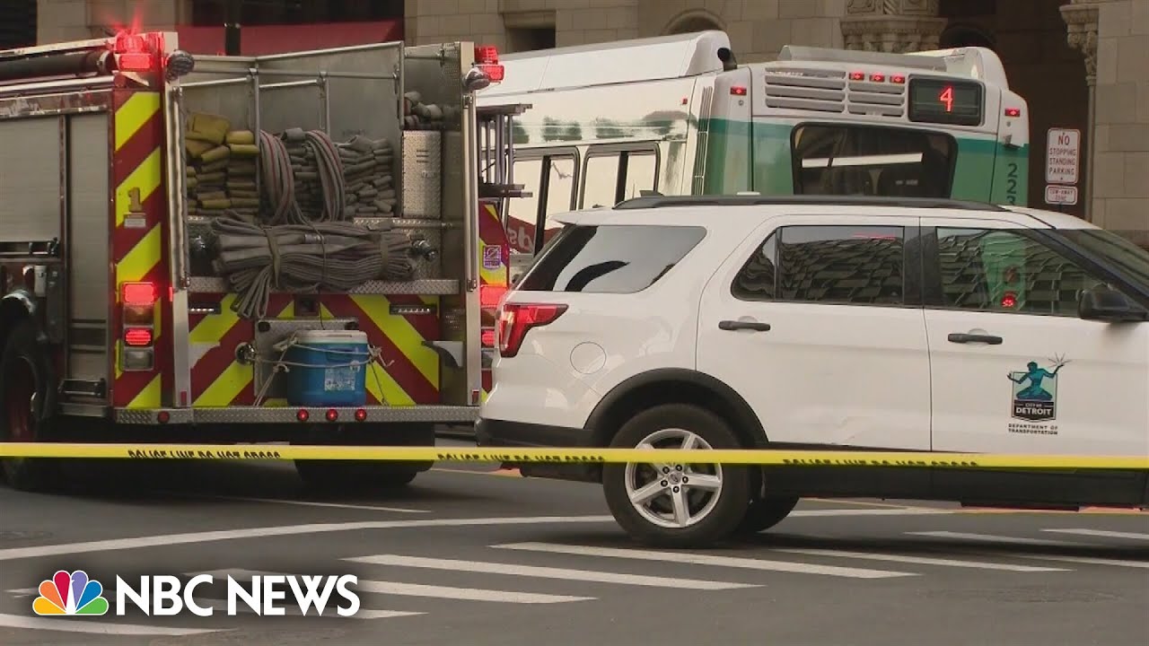 Detroit bus driver charged with fatally striking pedestrian - YouTube